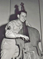 トリガー・アルパート Trigger Alpert (Bass)